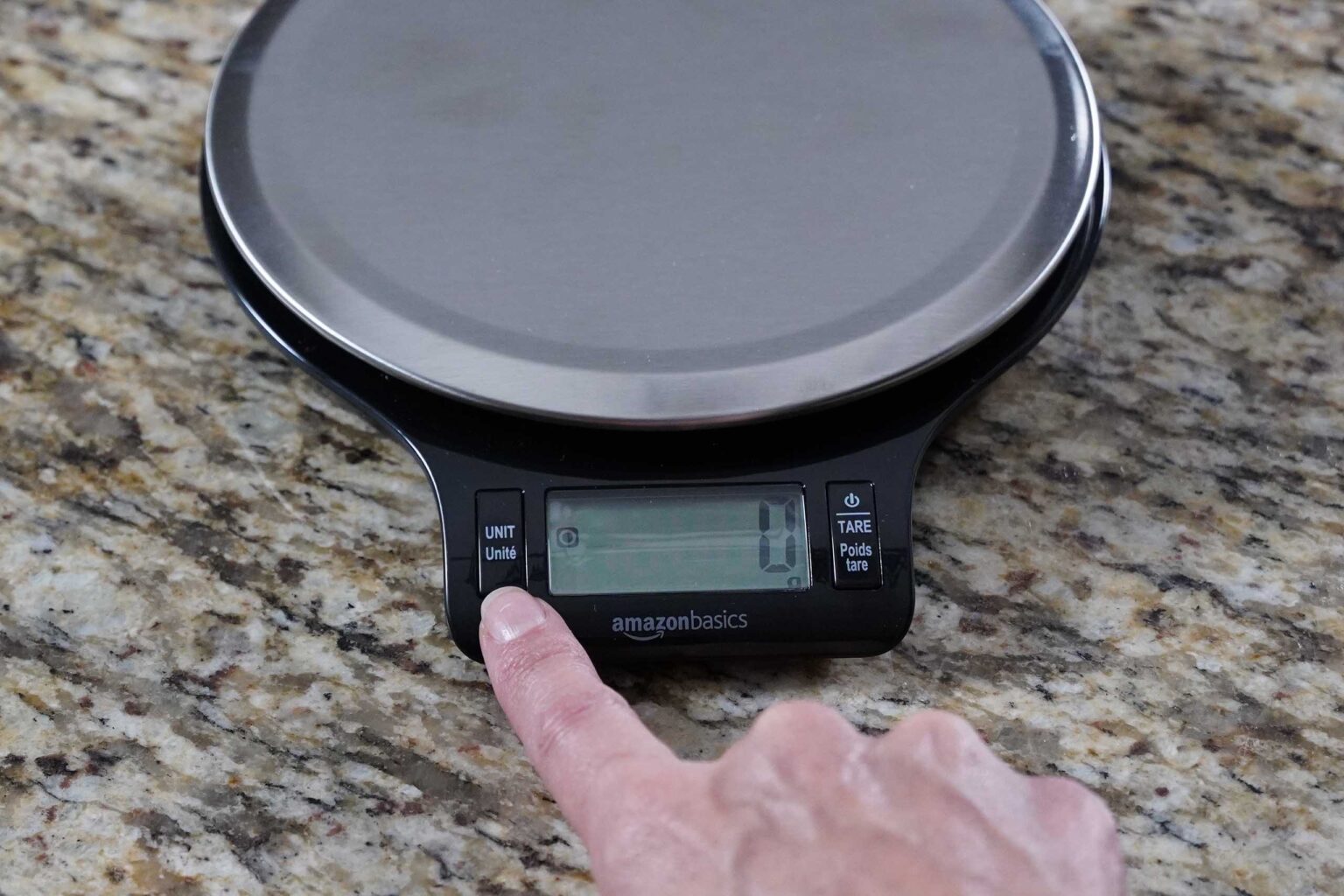 How to use a Food Scale | a guide to using food scales